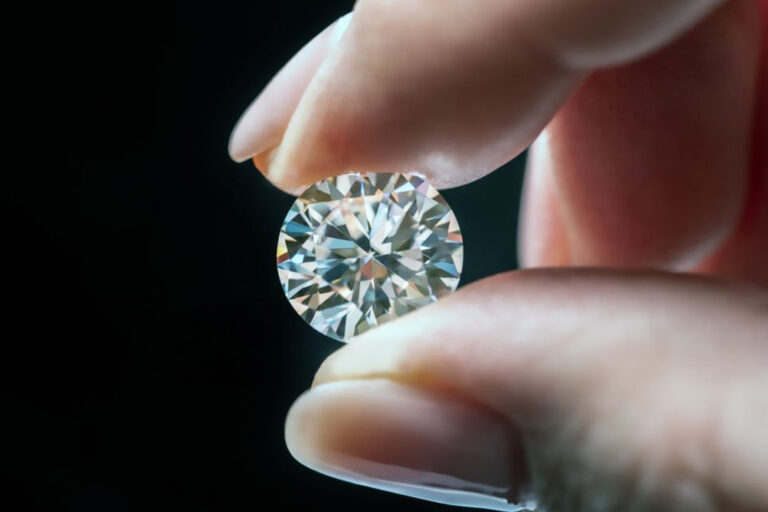 How to Tell if a Diamond is Real or Fake: Tips from an Expert Jeweler ...